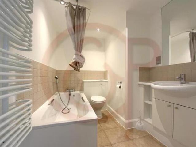 3 bedroom flat for rent in Heathcroft, Ealing, W5