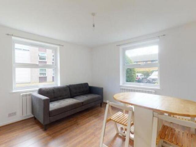 3 bedroom flat for rent in Hepple Close, Isleworth TW7