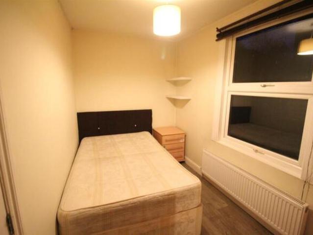 3 bedroom flat for rent in Hermitage Road, Manor House, N4