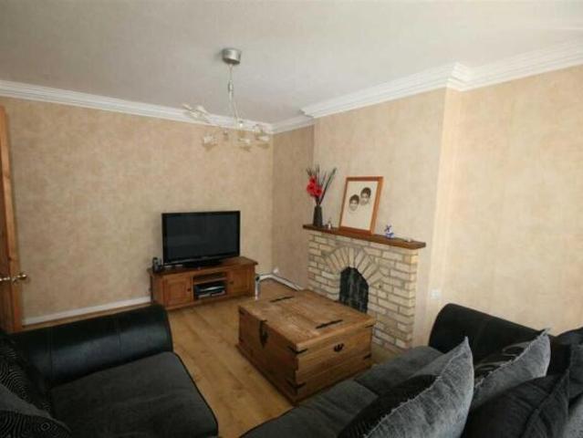 3 bedroom flat for rent in High Mead, Harrow, HA1