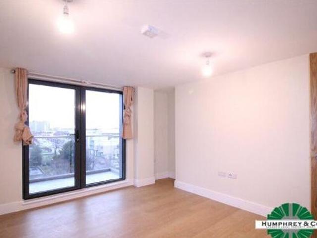 3 Bedroom Flat For Rent In High Road