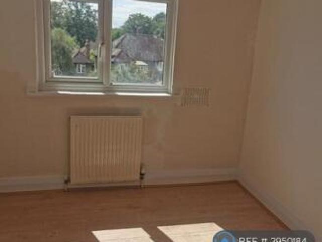 3 bedroom flat for rent in High Street Bromley, BR1