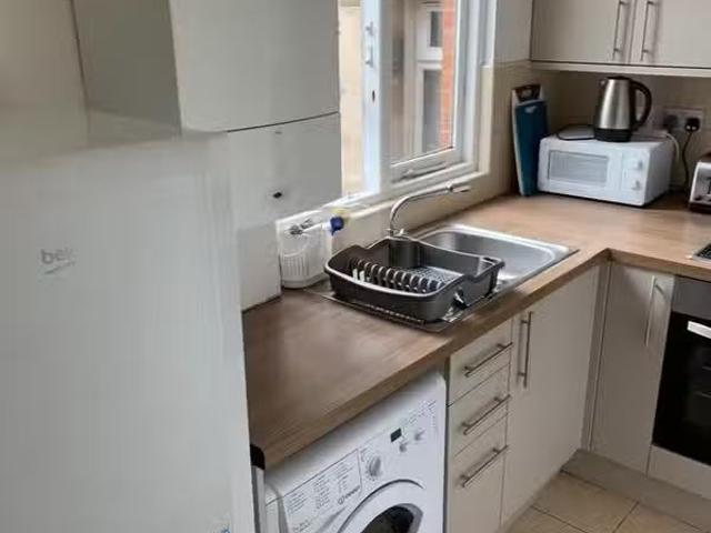 3 bedroom flat for rent in High Street, Leamington Spa, Warwic.