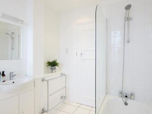 3 bedroom flat for rent in Hill Street, Mayfair, W1J