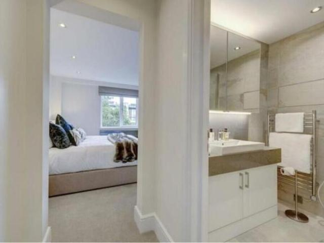 3 bedroom flat for rent in Holbein Place, London, SW1W