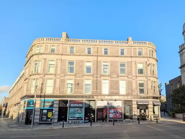 3 bedroom flat for rent in Holburn Street, Aberdeen, AB10