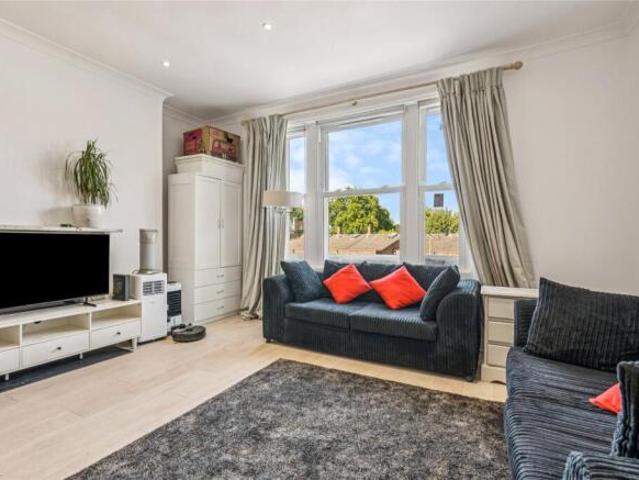 3 bedroom flat for rent in Holland Road, London, W14