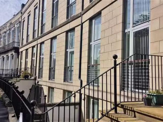 3 bedroom flat for rent in Hopetoun Crescent, Bellevue, Edinbu.