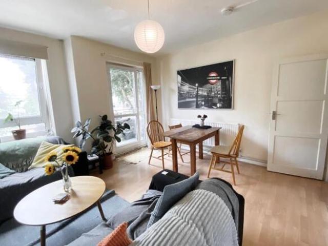 3 bedroom flat for rent in Hornbeam House, Maitland Park Villas, NW3
