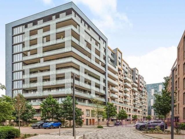 3 bedroom flat for rent in Hugero Point, 2 Rennie Street, SE10