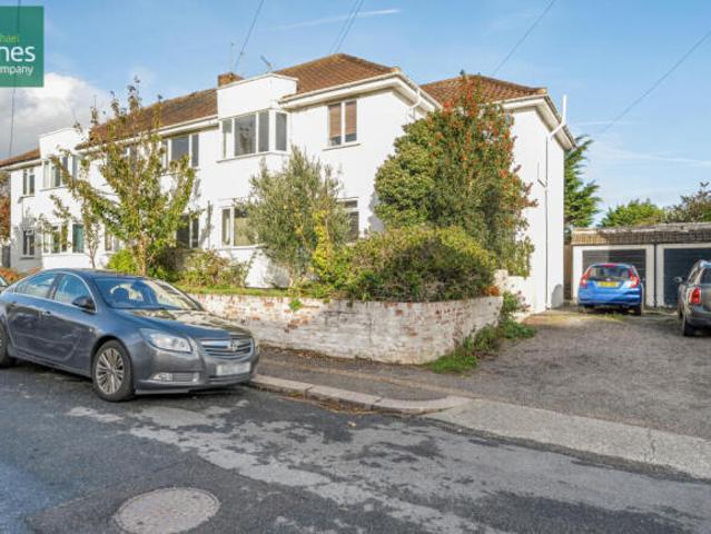 3 bedroom flat for rent in Worthing, West Sussex, BN11