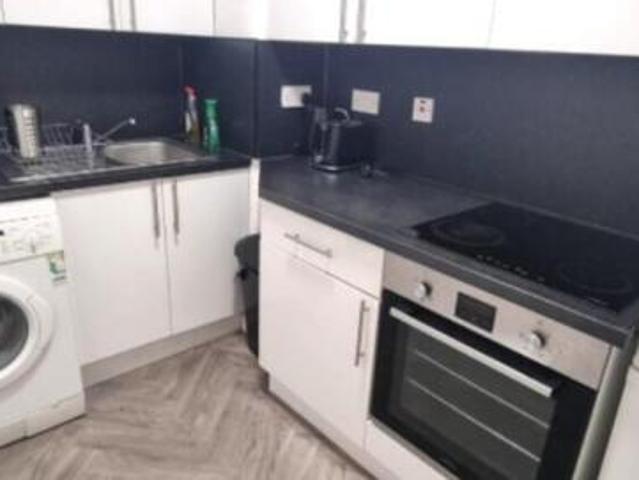 3 bedroom flat for rent in Hyndland Street, Glasgow, G11