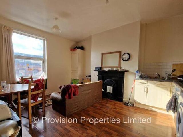 3 Bedroom Flat For Rent In Hyde Leeds