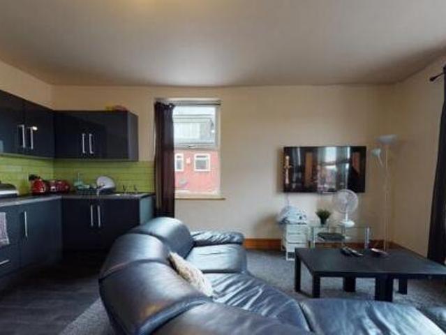 3 Bedroom Flat For Rent In Hyde Park