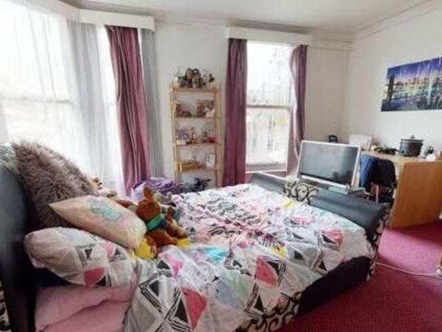 3 Bedroom Flat For Rent In Hyde Park