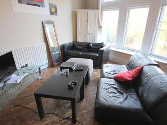 3 Bedroom Flat For Rent In Hyde Park