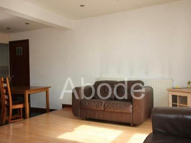 3 Bedroom Flat For Rent In Hyde Park