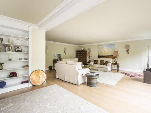 3 bedroom apartment for rent in Hyde Park Gate London SW7