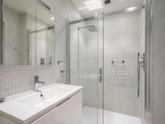 3 bedroom flat for rent in Hyde Park Square, London, W2
