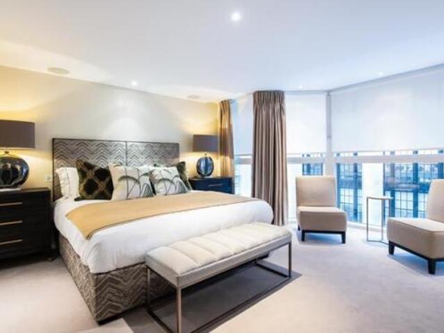 3 bedroom flat for rent in Imperial House, Kensington, London, W8