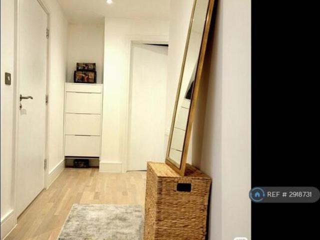 3 bedroom flat for rent in Indescon Square, London, E14