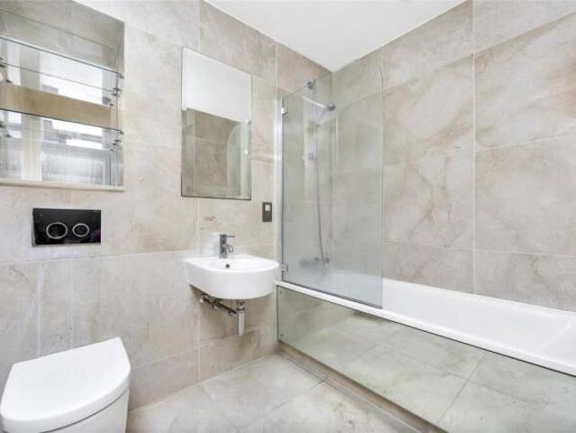 3 bedroom flat for rent in Indescon Square, Millwall, E14