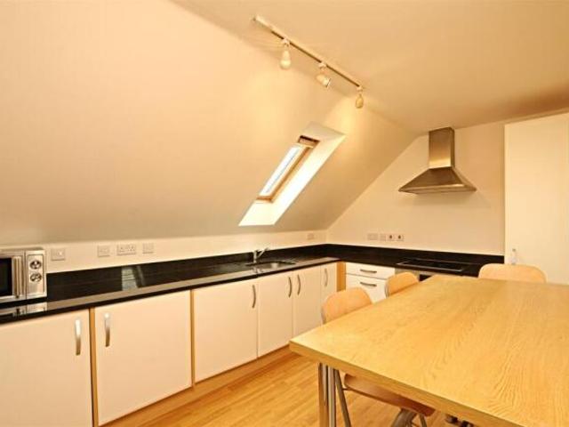 3 bedroom flat for rent in Jeune Street, OX4
