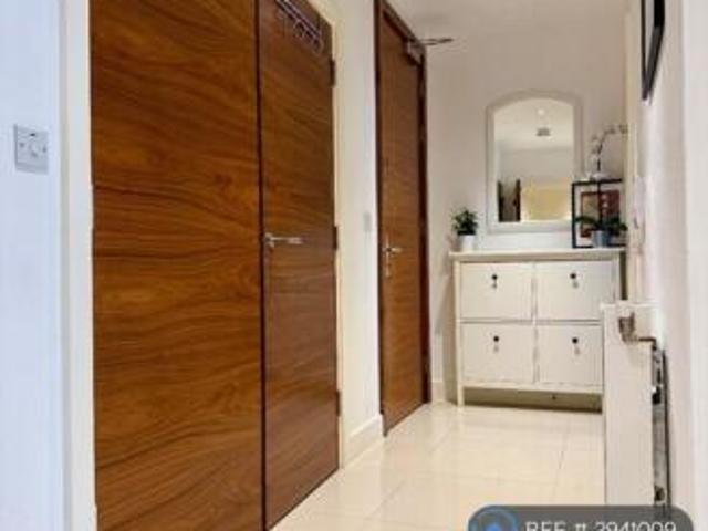 3 bedroom flat for rent in John Donne Way, London, SE10