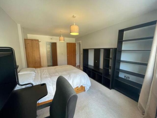 3 bedroom flat for rent in John Ruskin Street, Elephant and Castle, London, SE5