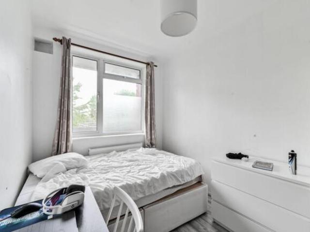 3 bedroom flat for rent in Kendal House, King's Cross, London, N1