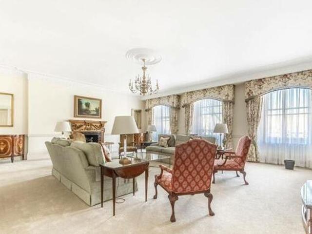 3 Bedroom Flat For Rent In Kensington, London