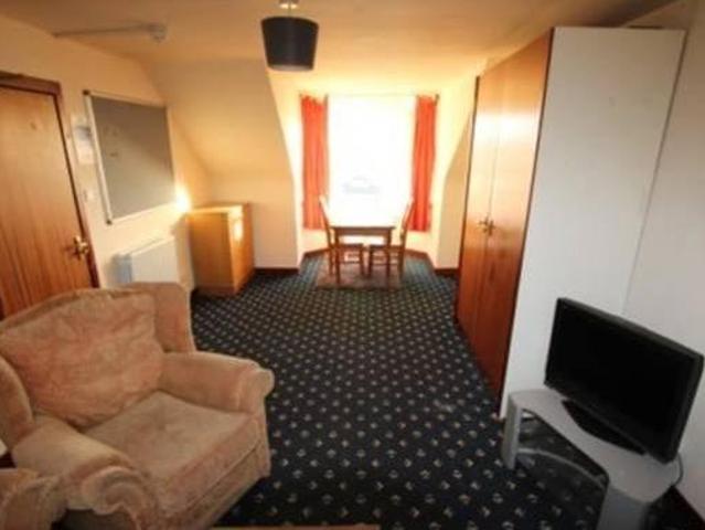 3 bedroom flat for rent in King Street Dundee DD1