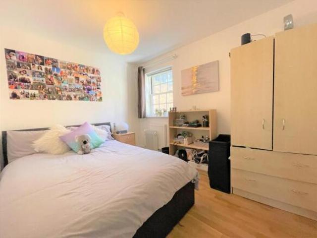 3 bedroom flat for rent in King's Terrace, Camden Town, London, NW1
