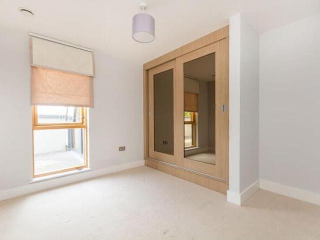 3 bedroom flat for rent in Kings Arms Court, Acton, London, W3