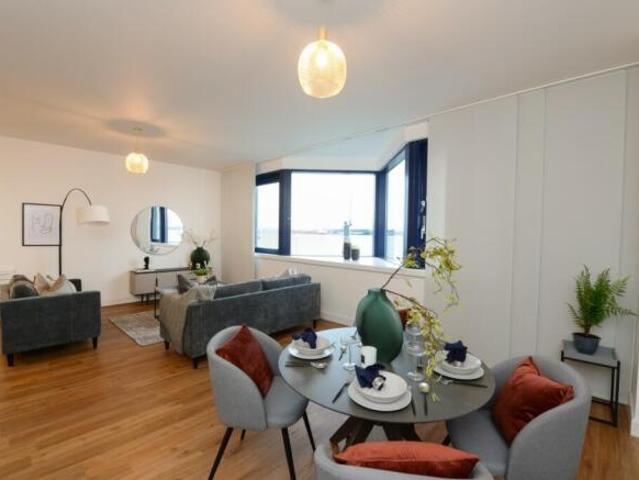 3 bedroom flat for rent in Kings Parade, Liverpool, Merseyside, L3