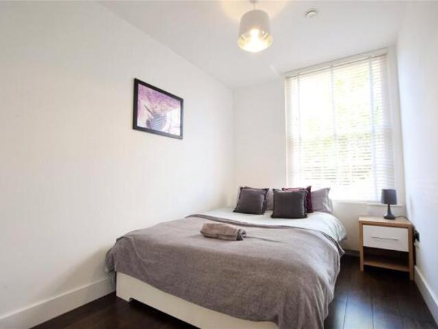 3 bedroom flat for rent in Kings Road, Reading, Berkshire, RG1