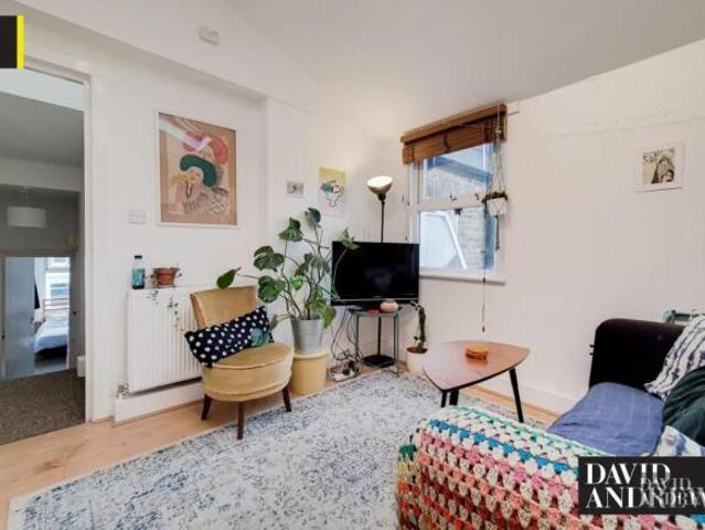 3 bedroom flat for rent in Kyverdale Road, London, N16