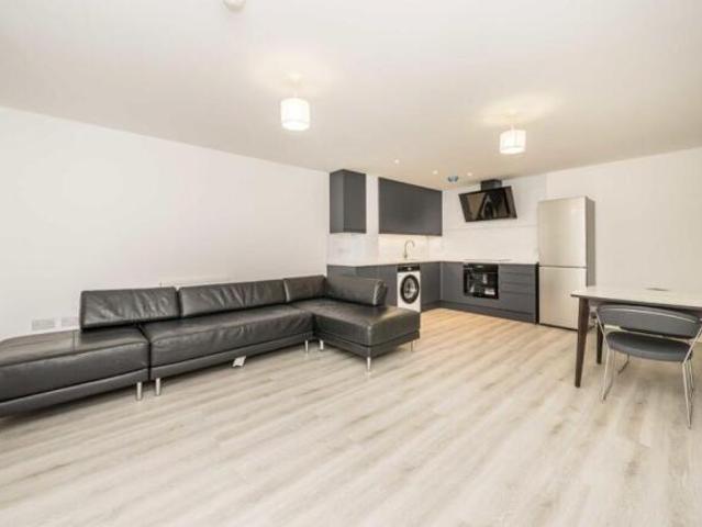3 bedroom flat for rent in Lamb's Passage, Moorgate, EC1Y