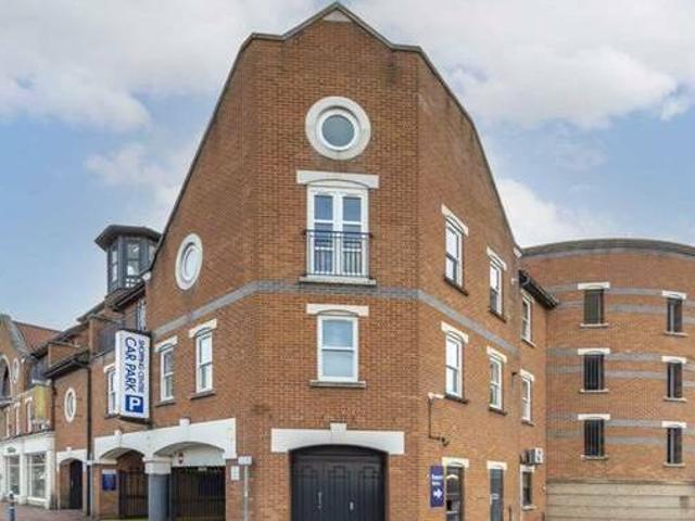 3 bedroom flat for rent in Lacy Road Putney SW15