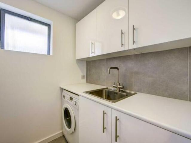 3 bedroom flat for rent in Ladbroke Road, Holland Park, W11