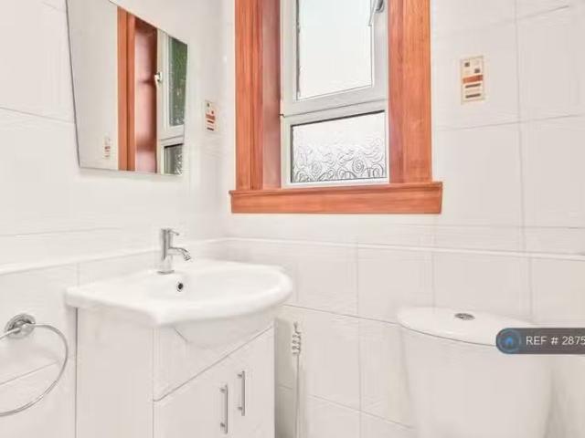 3 bedroom flat for rent in Larchfield Avenues, Glasgow, G14