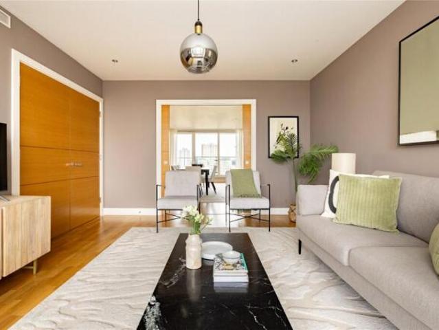 3 bedroom flat for rent in Lensbury Avenue, London, SW6