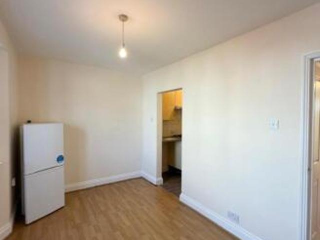 3 bedroom flat for rent in Lewes Road, Brighton, BN2