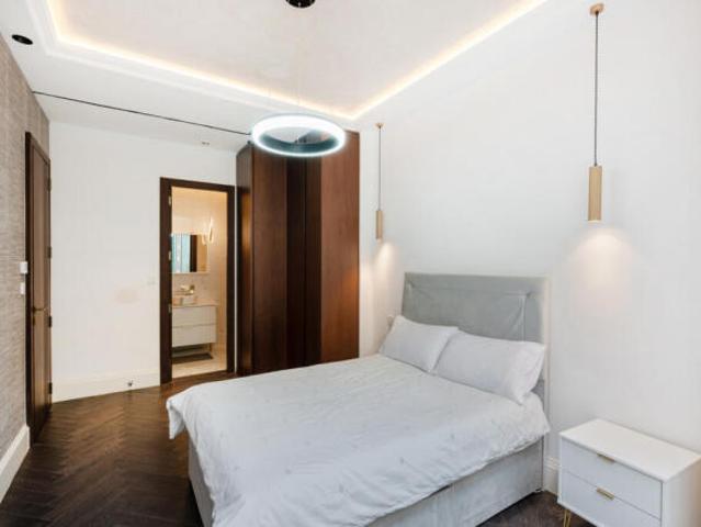 3 bedroom flat for rent in Lexham Gardens, London, W8