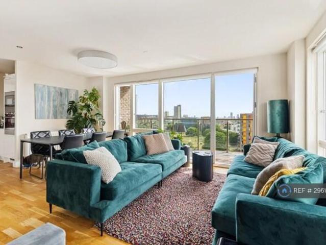 3 bedroom flat for rent in Limehouse Cut Canal, London, E14
