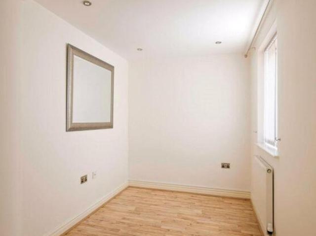 3 bedroom flat for rent in Lincoln Road, North Hykeham, Lincoln, Lincolnshire, LN6