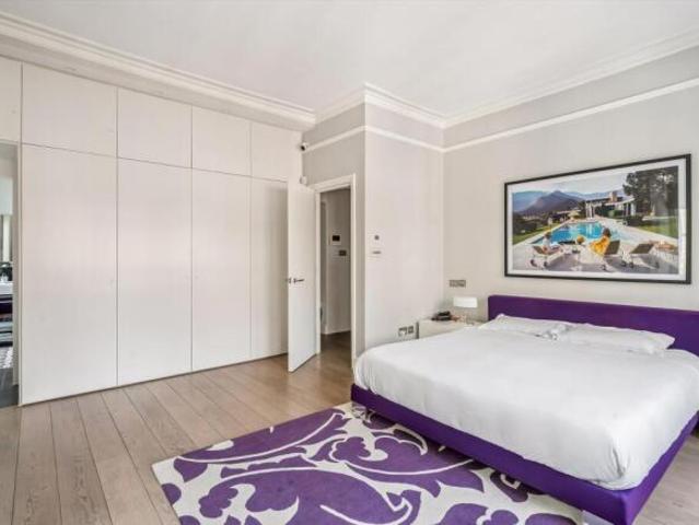3 bedroom flat for rent in Linden Gardens, London, W2