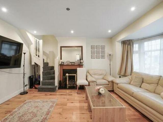 3 Bedroom Flat For Rent In London