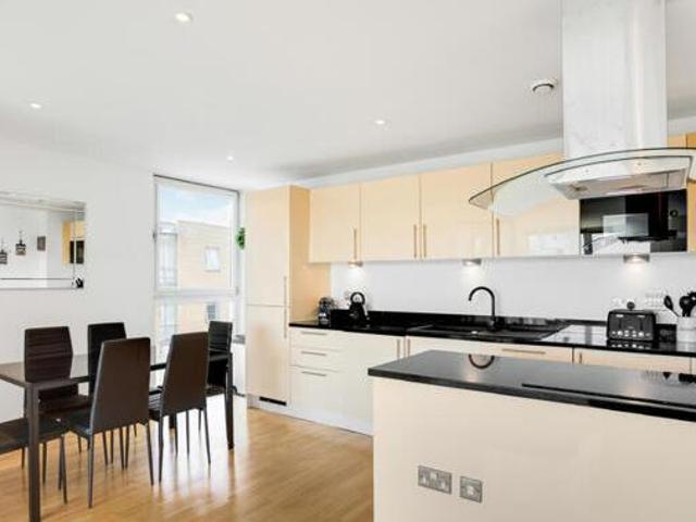 3 Bedroom Flat For Rent In London