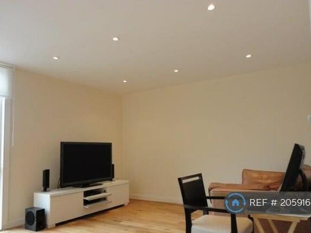 3 Bedroom Flat For Rent In London